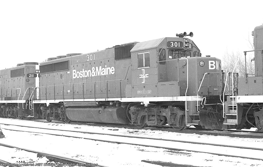 B&M GP-40-2 301